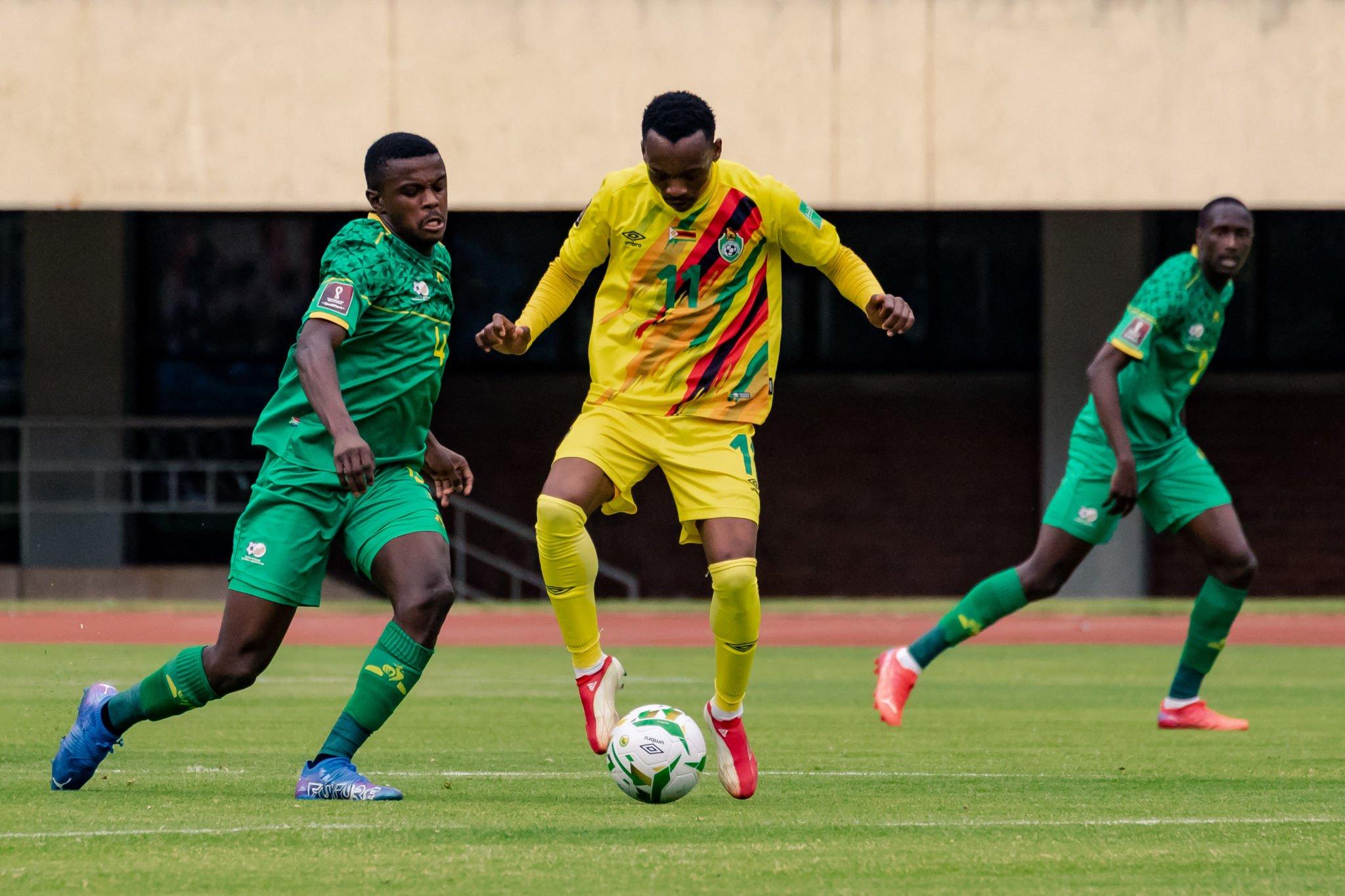 Former Kaizer Chiefs player hints at Khama Billiat return - Bolanews