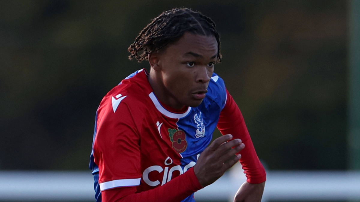 Manchester United sign winger of Zambian descent - Bolanews